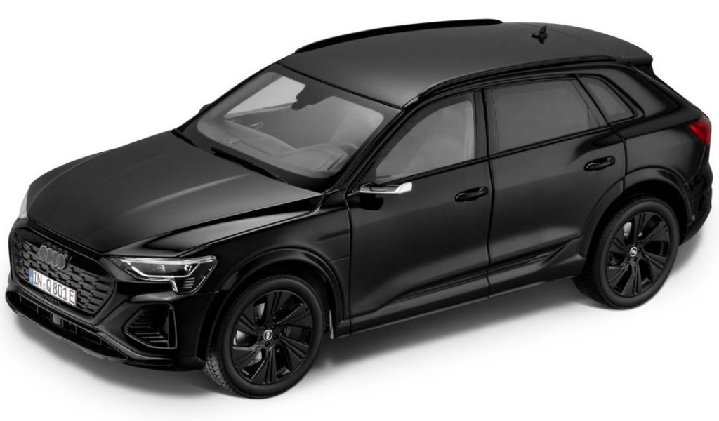 Modellautó Audi Q8 e-tron - audishop
